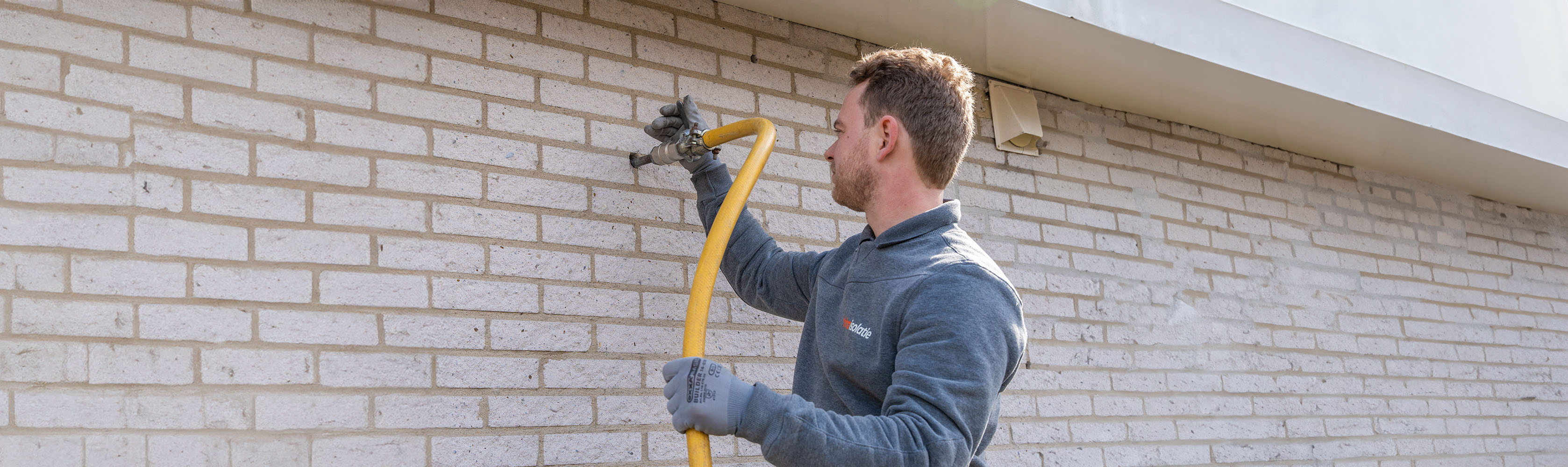 Verwijderen verouderde spouwmuurisolatie