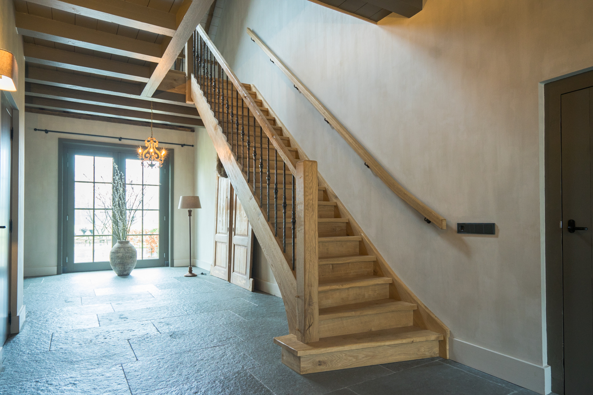 Robuuste oud gemaakte trap | Westenwolf Trappen